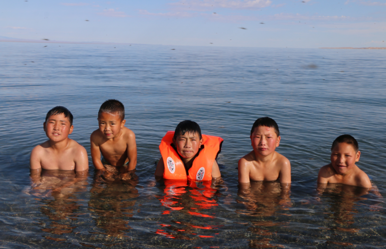 Ховд аймагт нутгийн иргэдэд түшиглэсэн аялал жуулчлалыг хөгжүүлэх анхны эхлэл тавигдаж Дарви